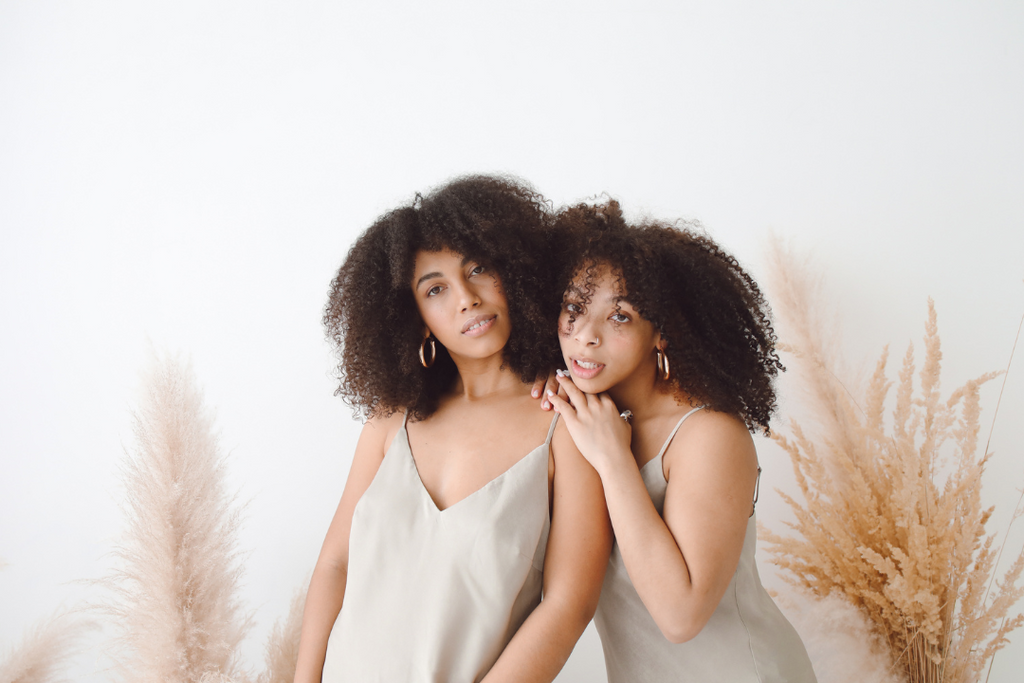 5 Ways to Embrace Your Natural Hair Texture – COCOTIQUE
